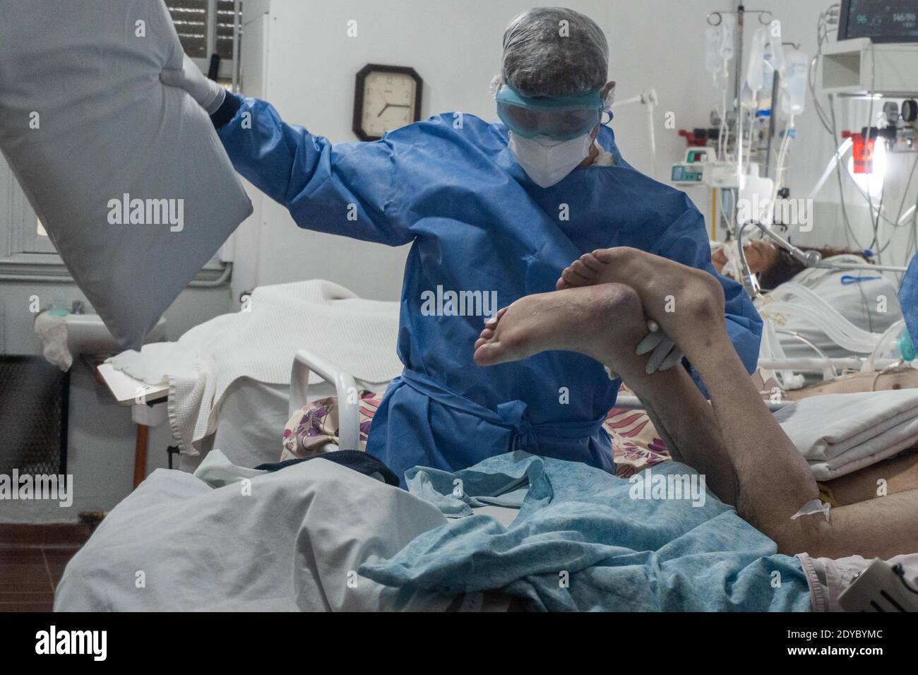 Hospital icu dead hi-res stock photography and images - Alamy