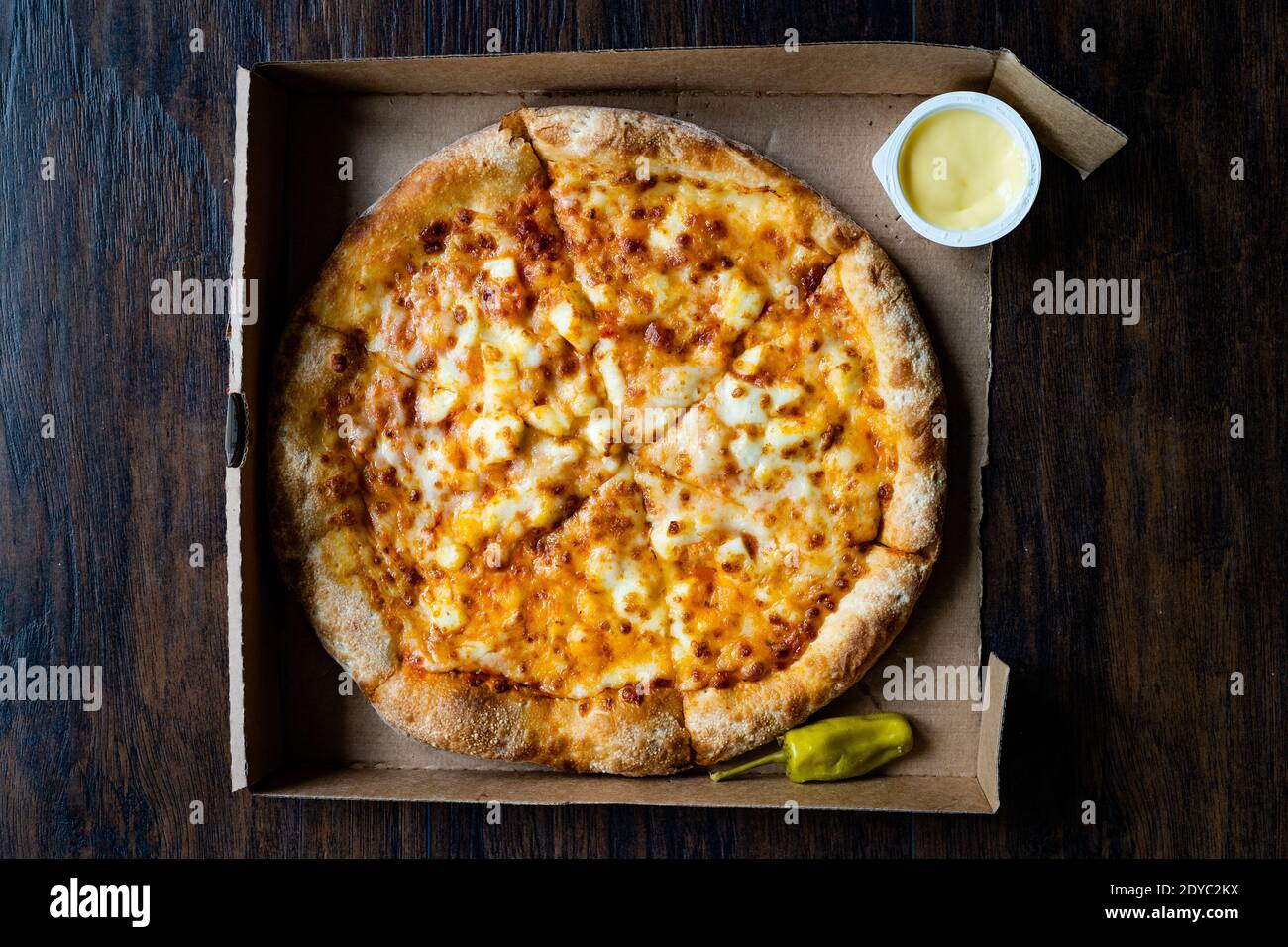 Take Away Pizza Quattro Formaggi Four Cheese Pizza in Box. Ready to Eat Stock Photo - Alamy