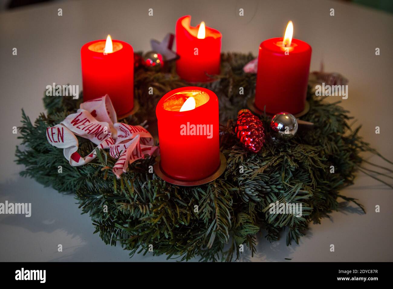 Traditional wreath hi-res stock photography and images - Alamy