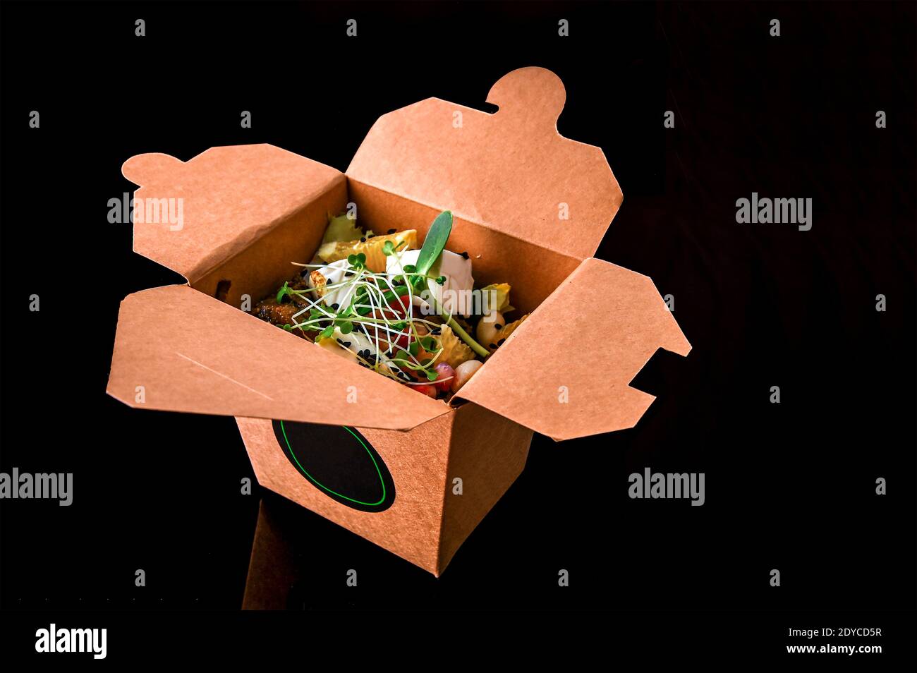Fresh healthy food in a delivery box. Ready to eat Stock Photo - Alamy