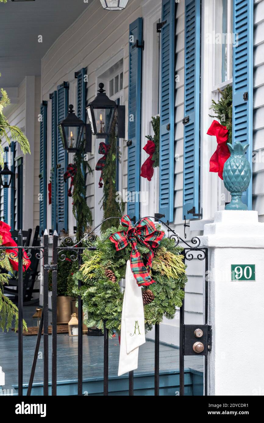 Charleston single house hi-res stock photography and images - Alamy