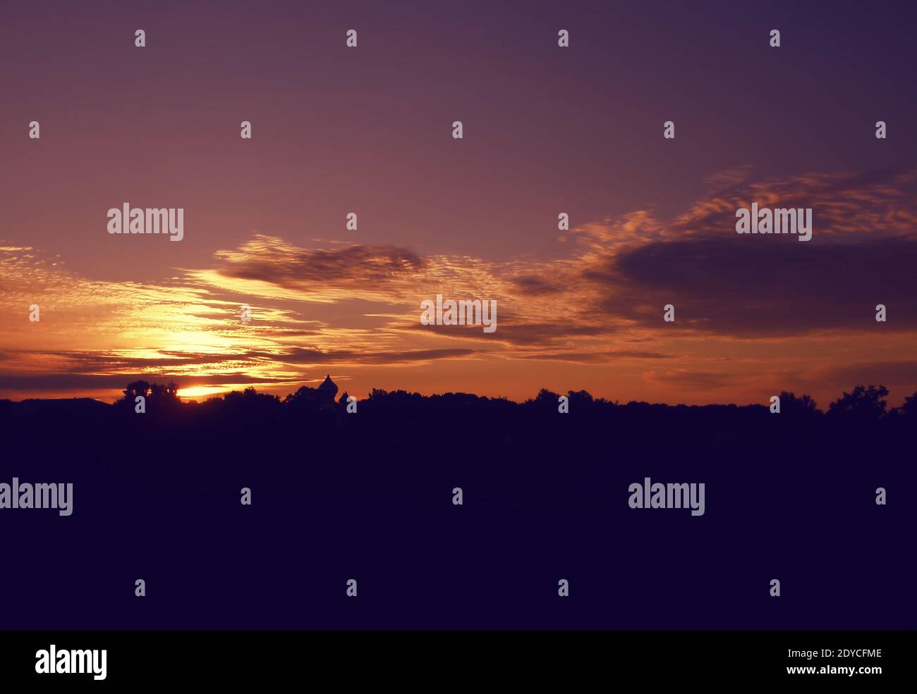 Beautiful bright summer sunset in the countryside Stock Photo - Alamy