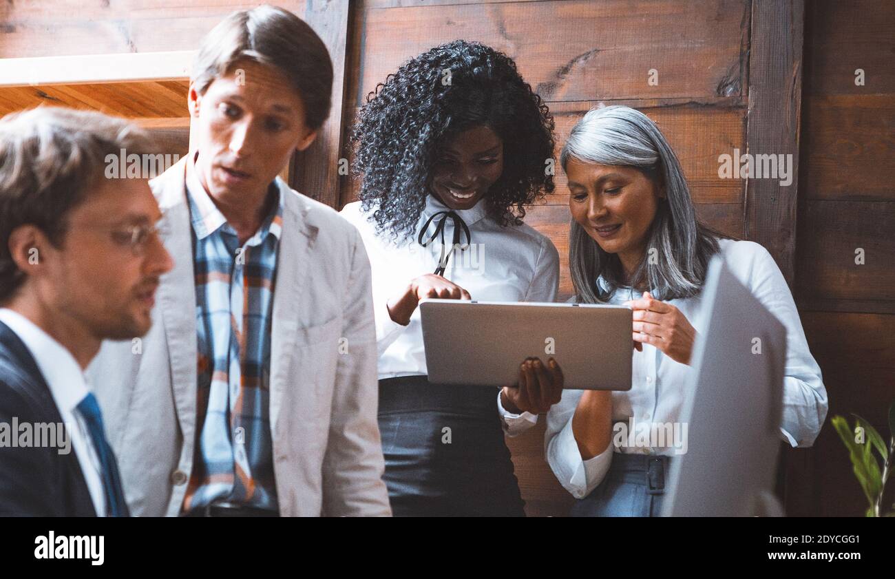 Working group hi-res stock photography and images - Alamy