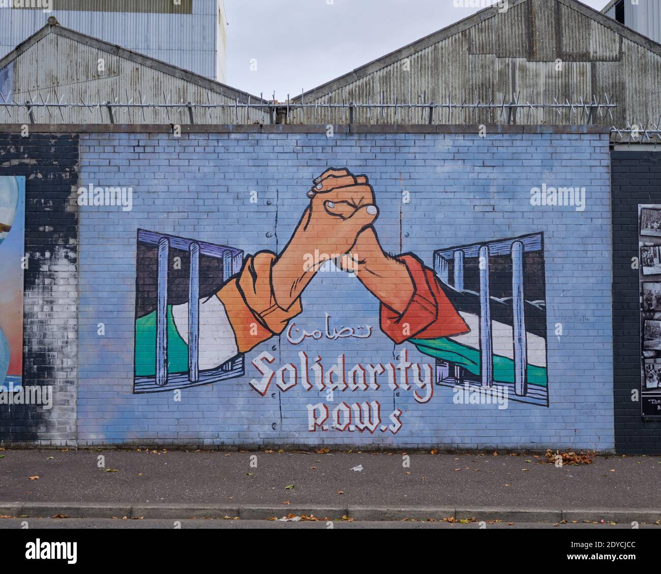 Belfast street art hi-res stock photography and images - Alamy