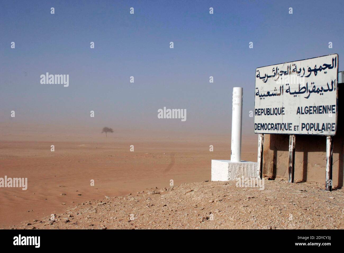 File picture dated 2008 of the Algeria-Mali border. Photo by Billal ...