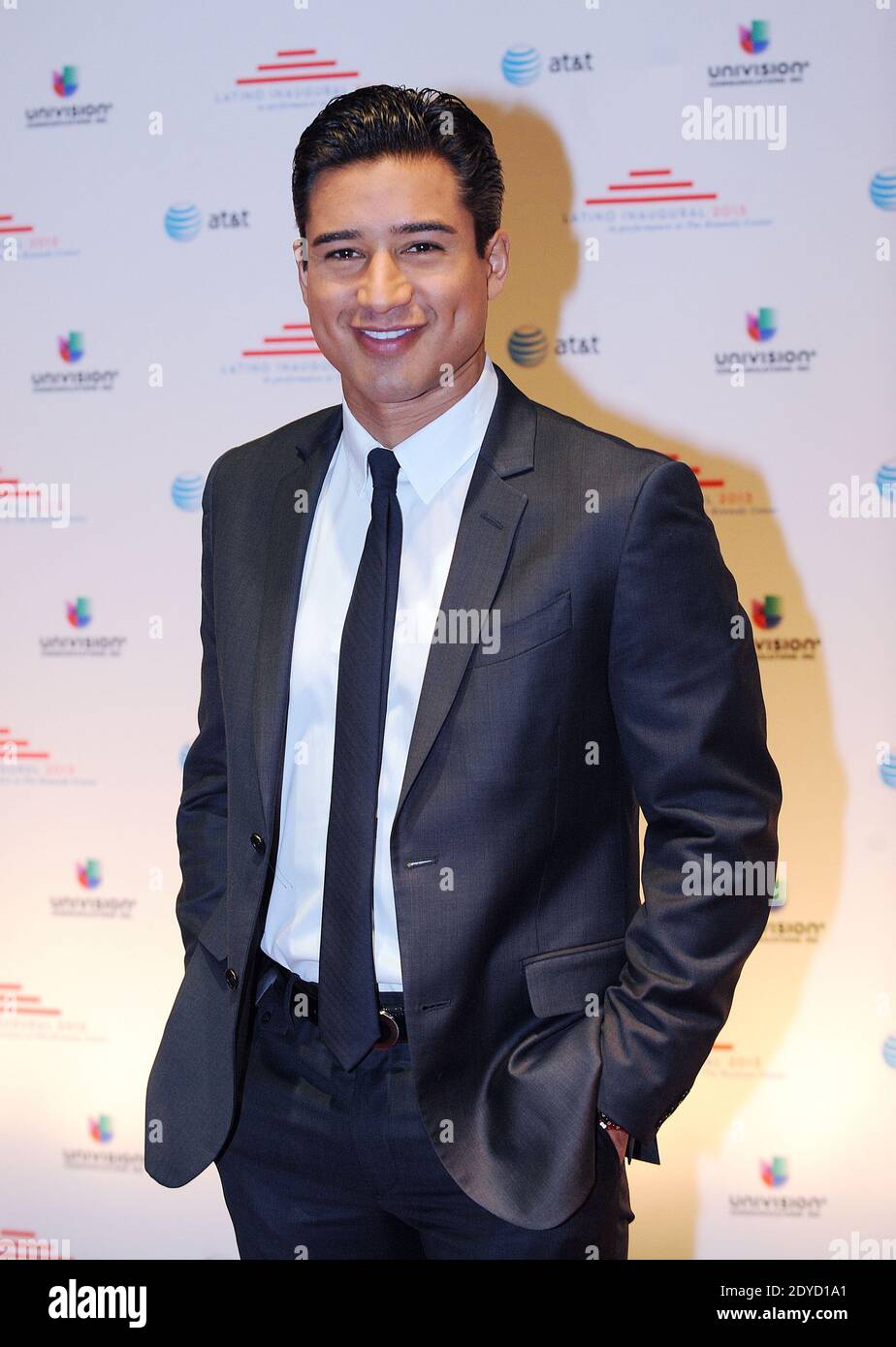 Actor mario lopez hi-res stock photography and images - Alamy