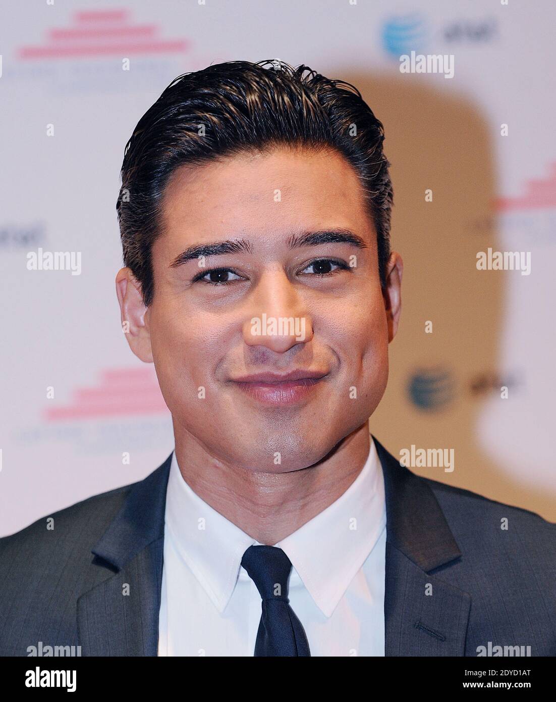 Actor mario lopez hi-res stock photography and images - Alamy