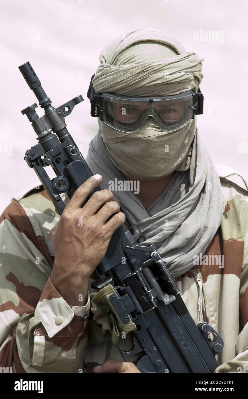 File pictures of the French First RPIMa PAT SAS 3th compagny during ...