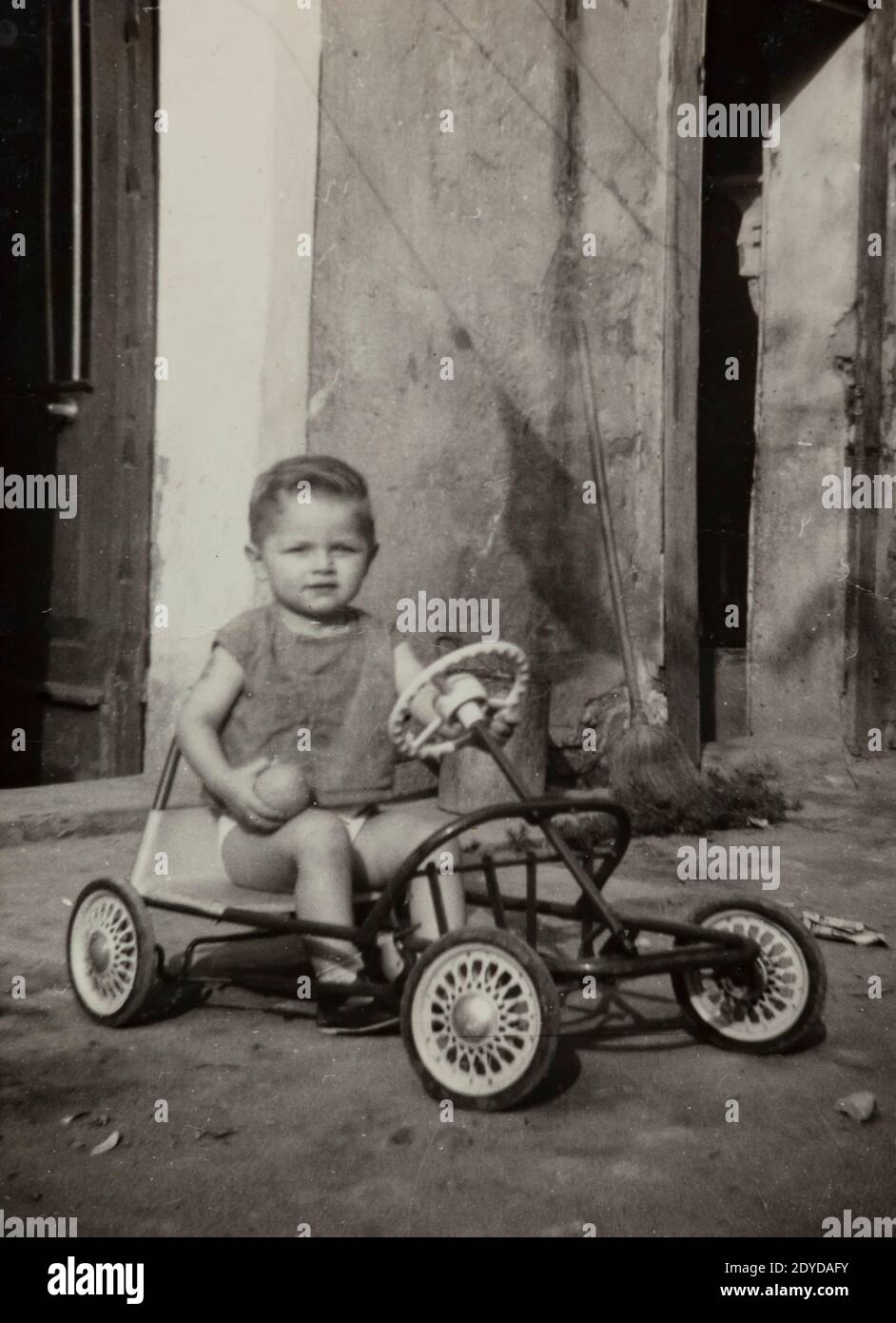 1950 family italy hi-res stock photography and images - Alamy