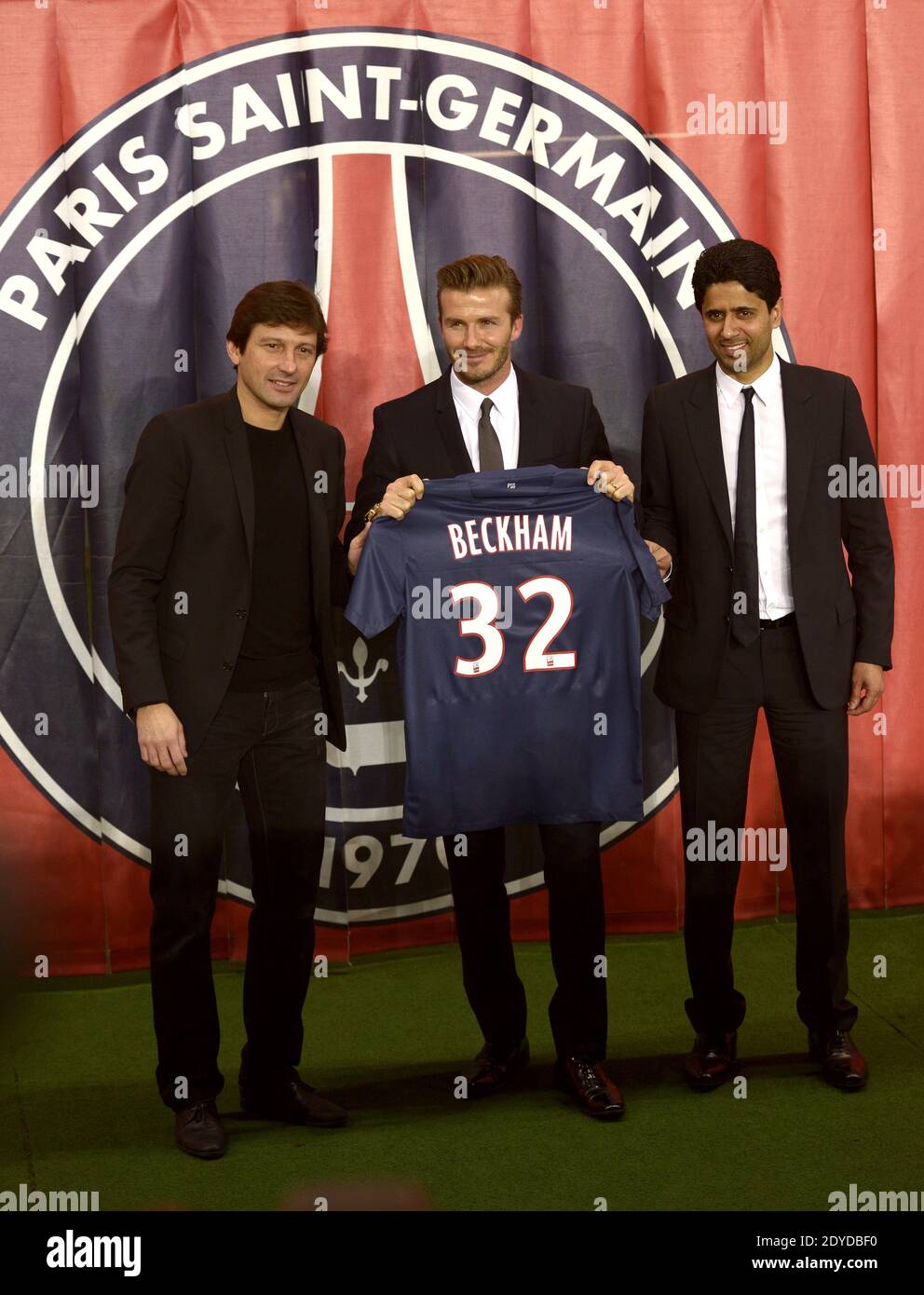 British and New PSG football player David Beckham poses with his PSG ...