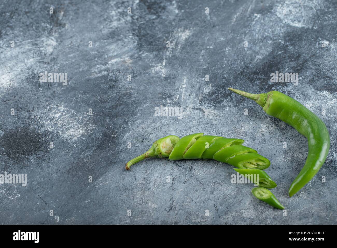 Green chilli pepper slices hi-res stock photography and images - Alamy