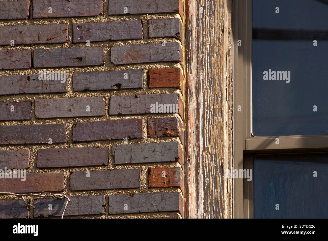 Staggered brickwork hi-res stock photography and images - Alamy