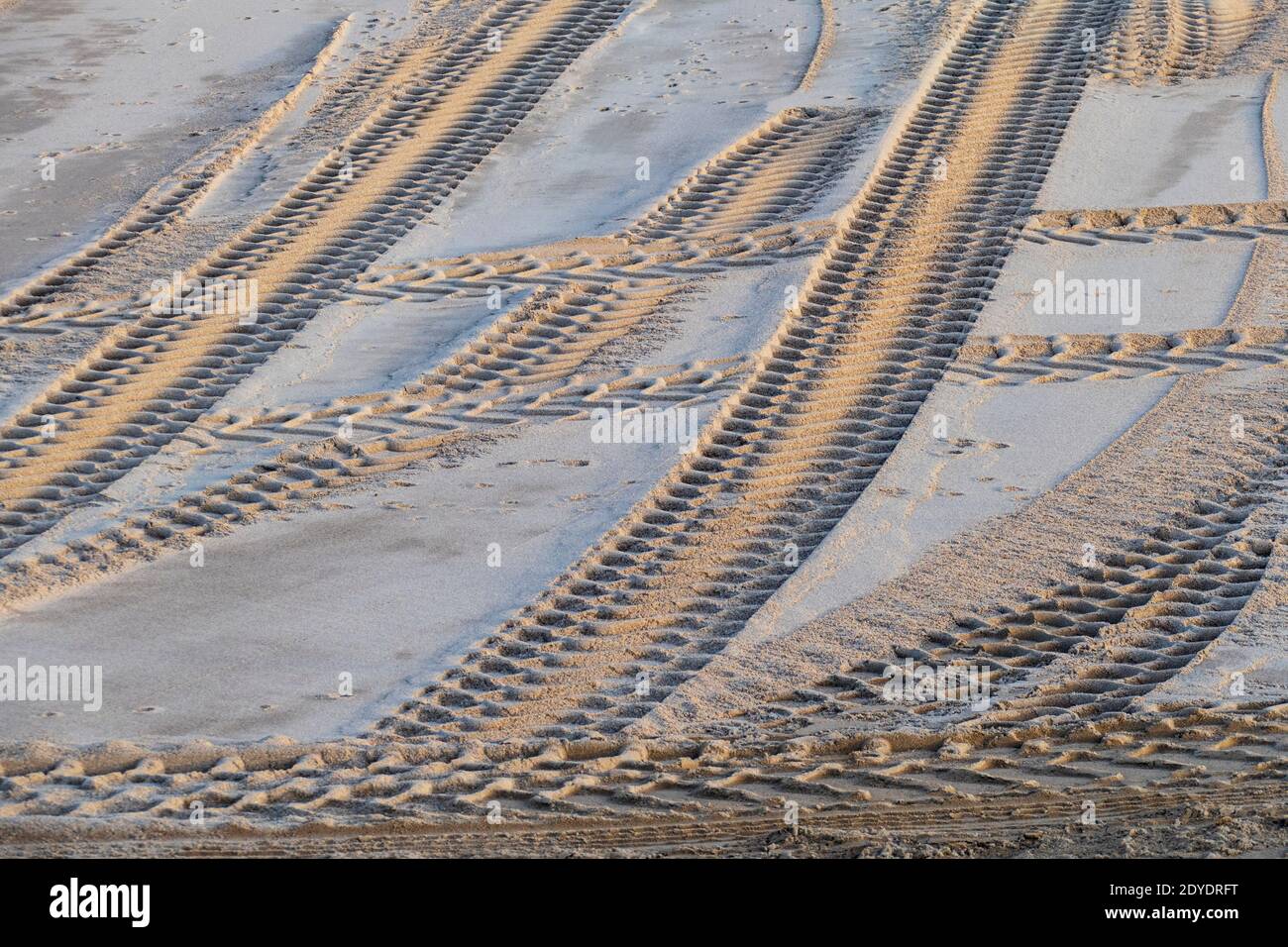 Bagger an einem strand hi-res stock photography and images - Alamy