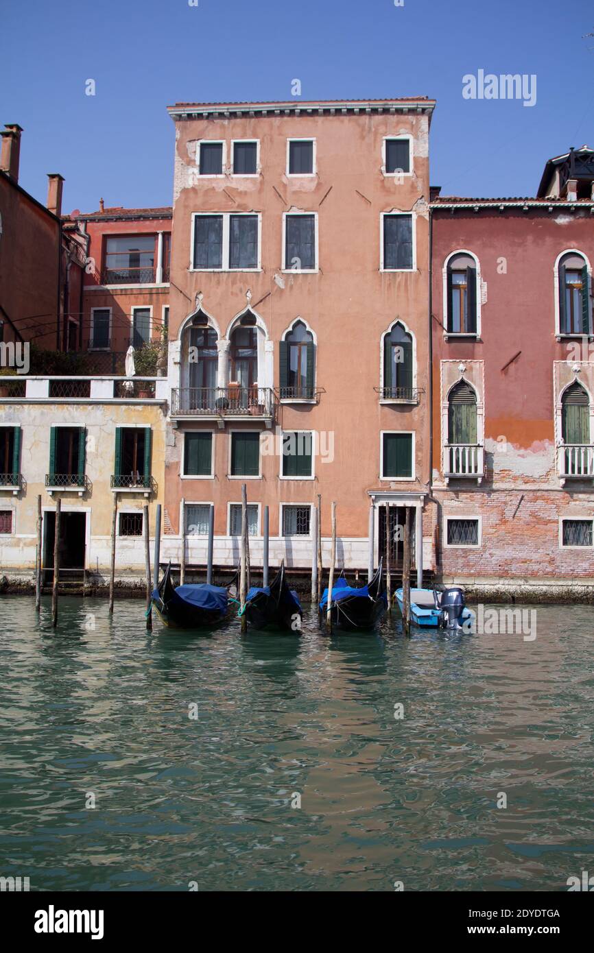 Beautiful Old house in Venice, Italy with canal Stock Photo - Alamy