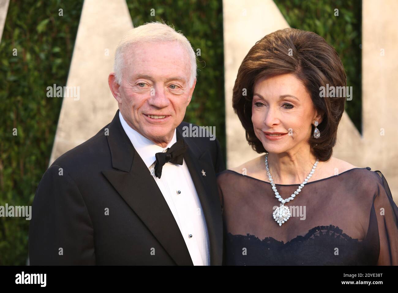 Owner of the Dallas Cowboys Jerry Jones attends the 2013 Vanity Fair ...