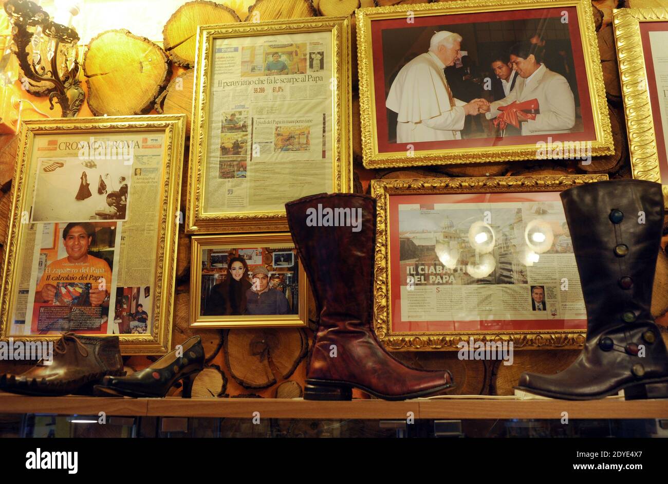Pope benedict xvi red shoes hi-res stock photography and images - Alamy