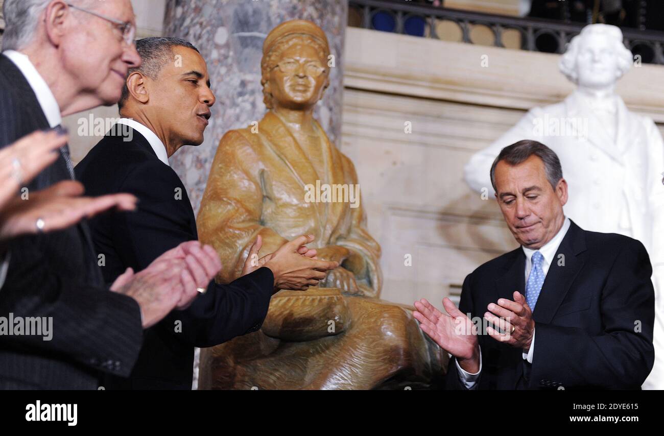 Rosa parks statue capitol hi-res stock photography and images - Alamy
