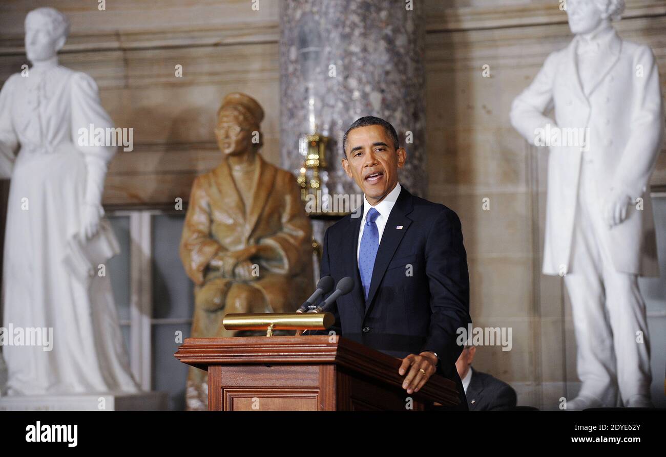Rosa parks statue capitol hi-res stock photography and images - Alamy