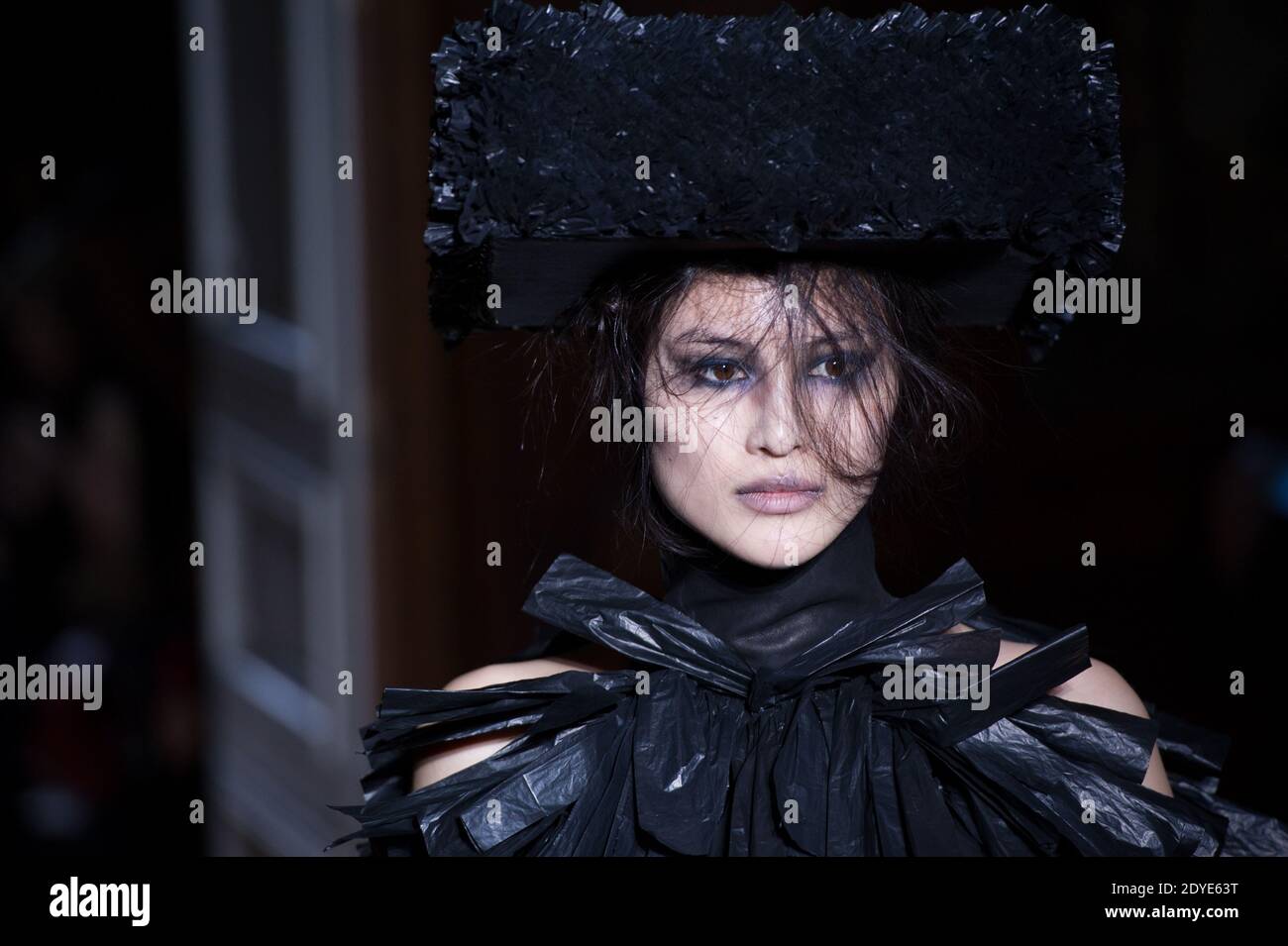 A model walks the runway for the Gareth Pugh Fall-Winter 2013-2014 ...