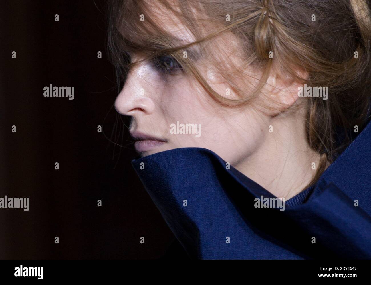 A model walks the runway for the Gareth Pugh Fall-Winter 2013-2014 ...