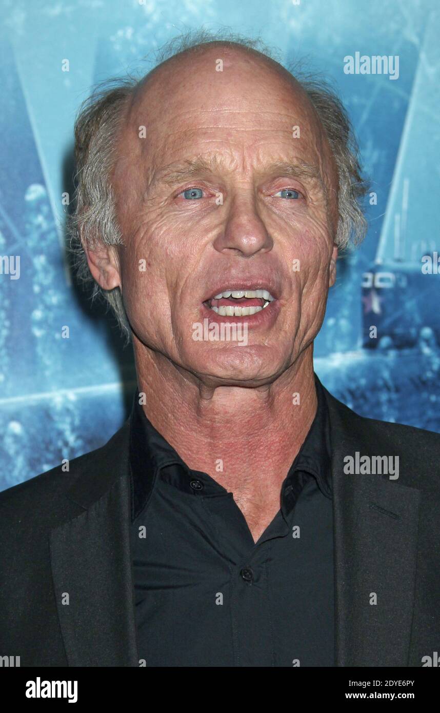 Ed harris phantom 2013 hi-res stock photography and images - Alamy