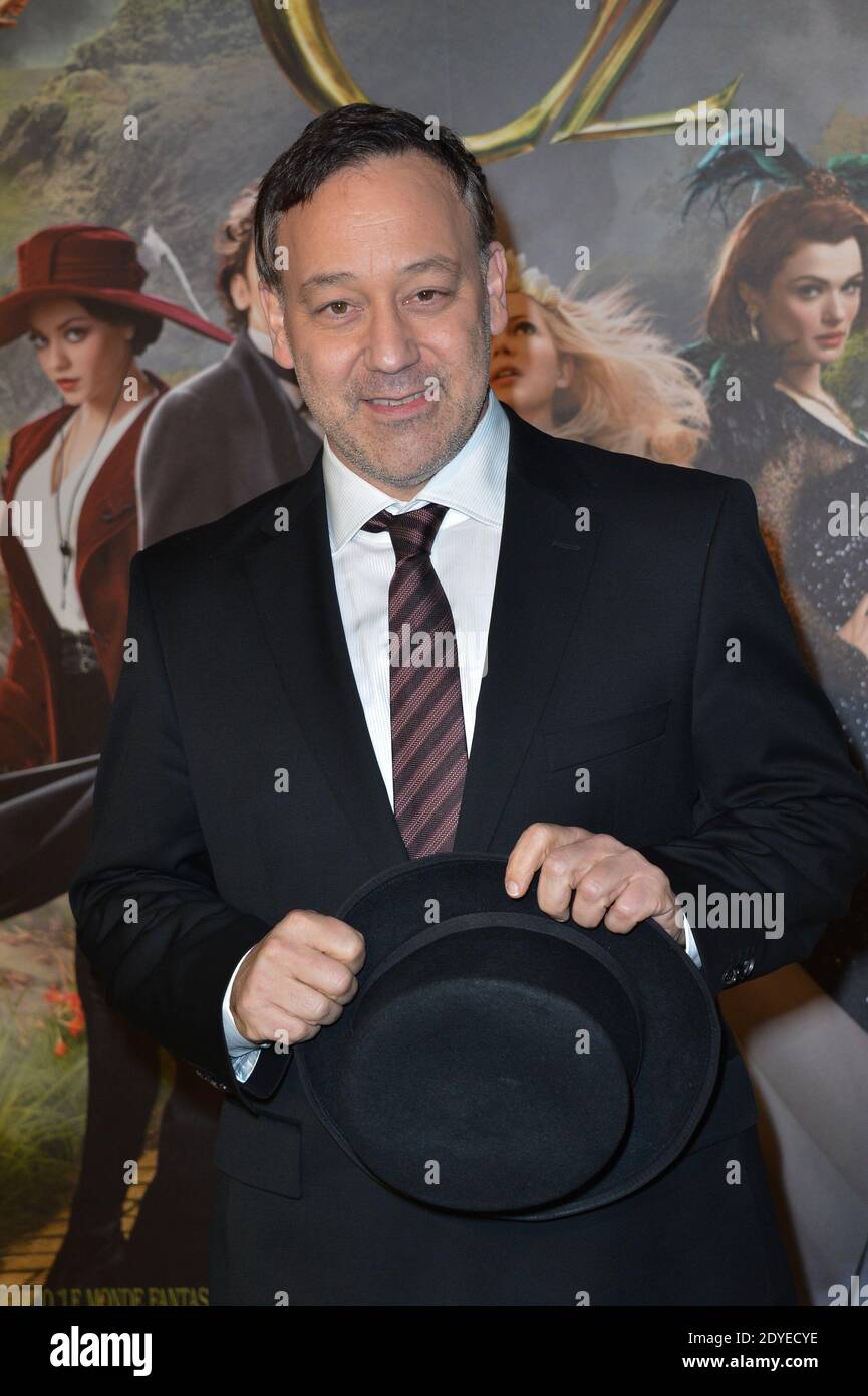 Oz the great and powerful, sam raimi hi-res stock photography and ...