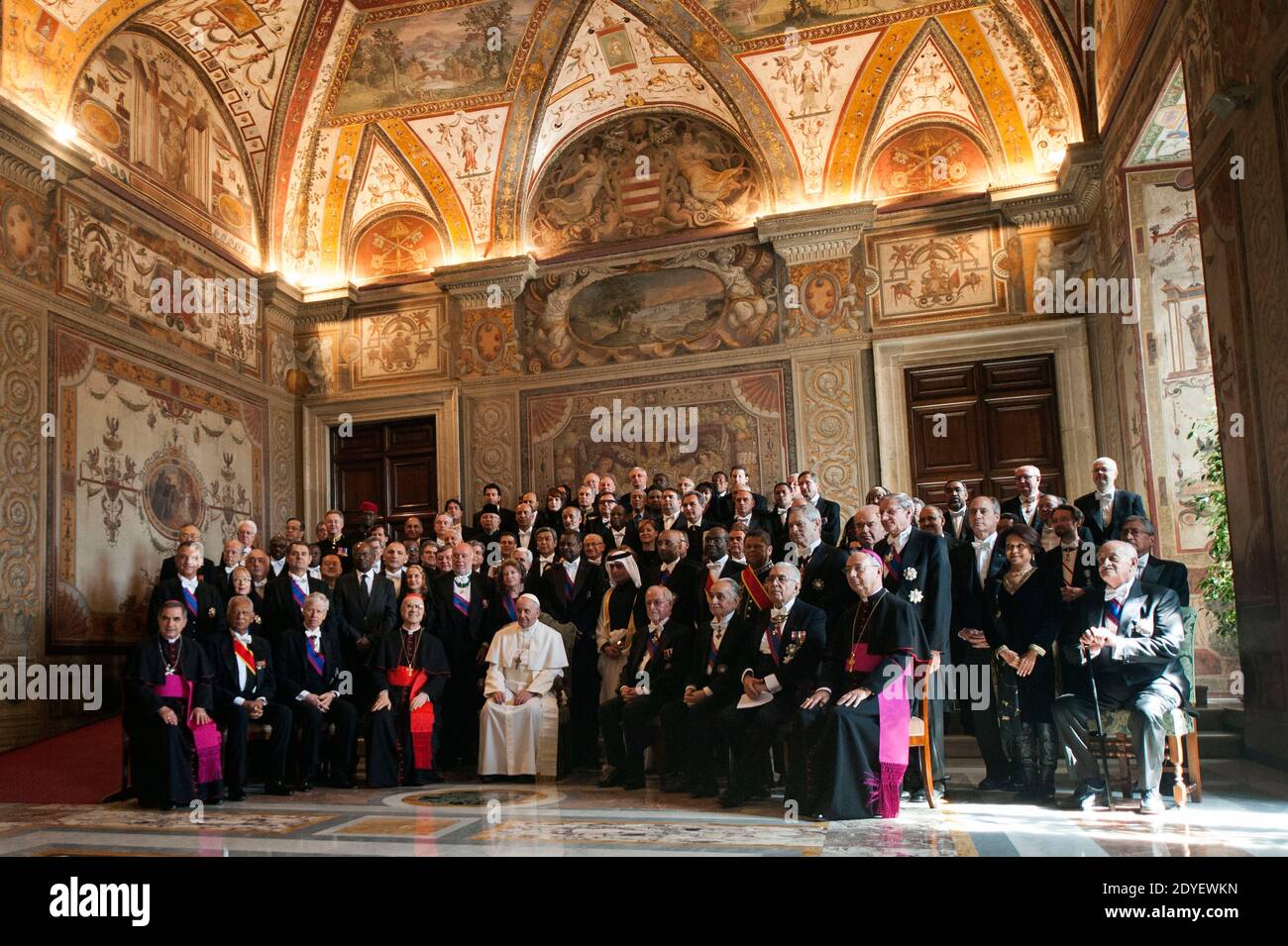 Sala regia in the vatican hi-res stock photography and images - Alamy