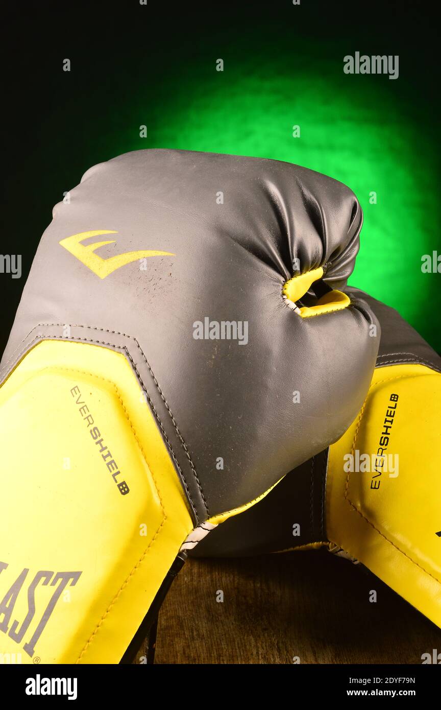 Boxing gloves, studio shot Stock Photo - Alamy
