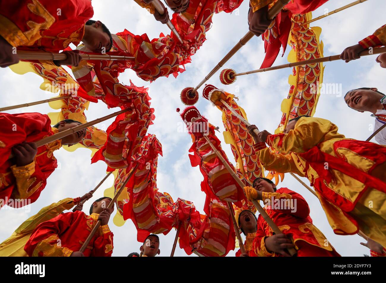 Dragon bodies hi-res stock photography and images - Alamy