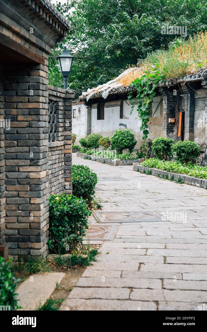 Chinese old street hi-res stock photography and images - Alamy