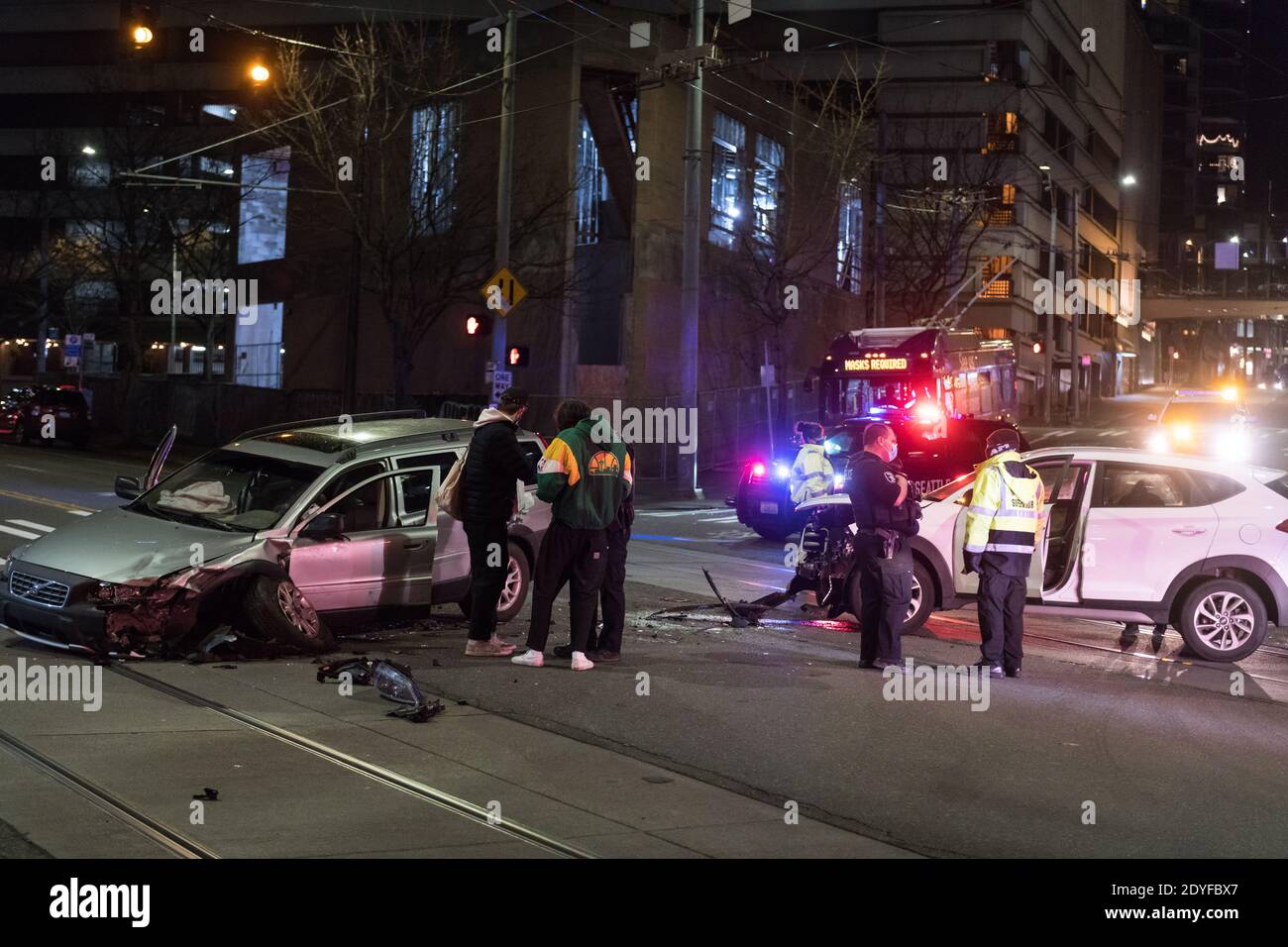 Seattle, USA. 23 Dec, 2020. Early in the night car accident in Westlake ...