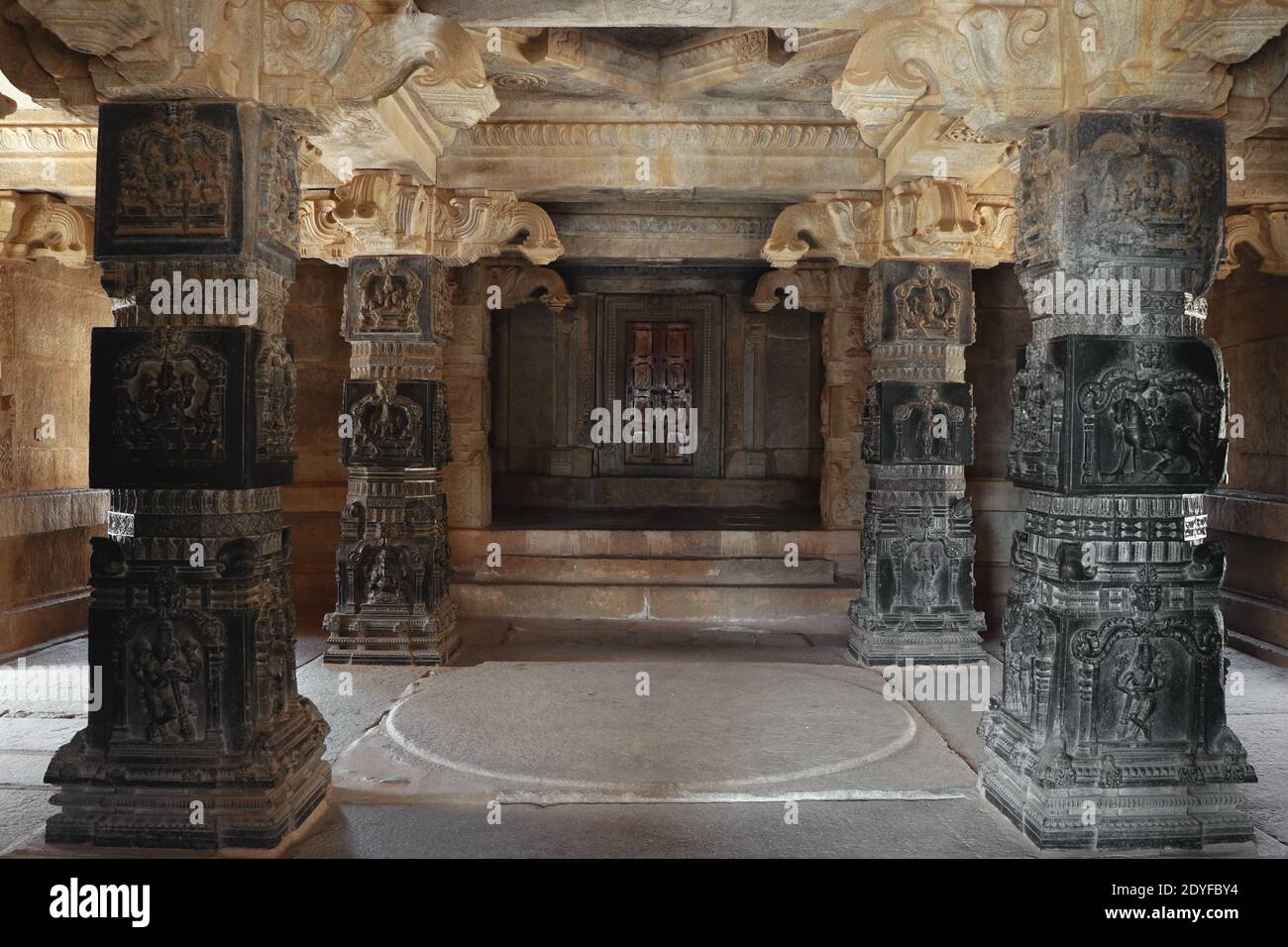 Hindu Temple Garbha Griha Stock Photo - Alamy