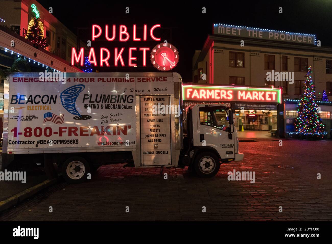 Wet market tourism people horizontal hi-res stock photography and ...