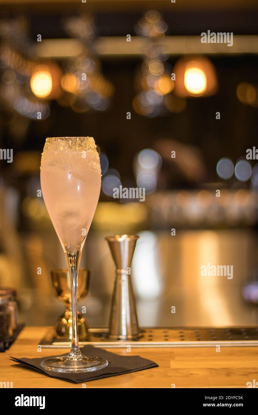 Cocktail photographer hi-res stock photography and images - Alamy