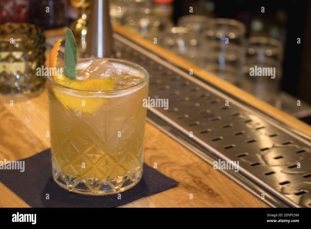Planet cocktail bar hi-res stock photography and images - Alamy