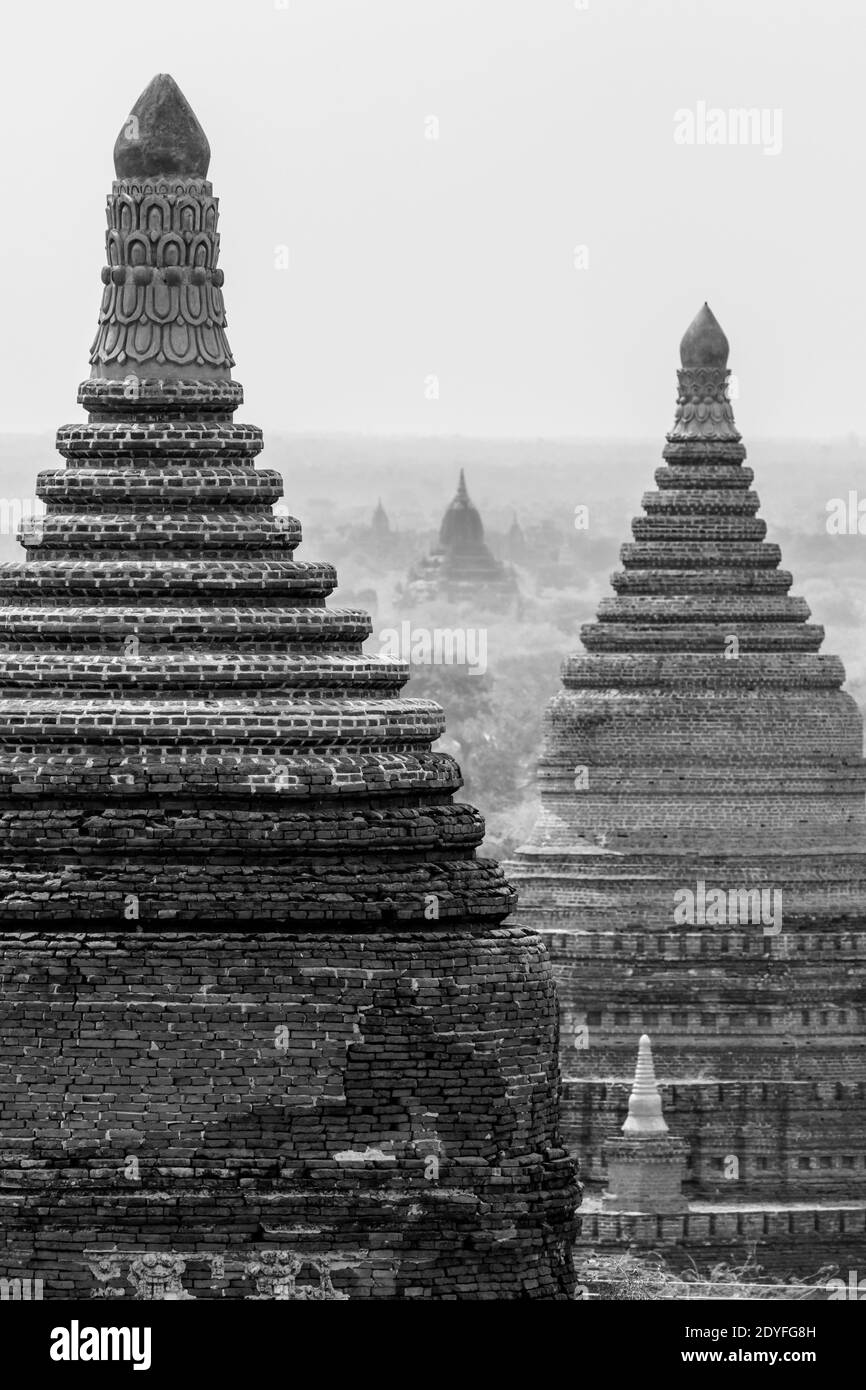 White pagodas temples hi-res stock photography and images - Alamy