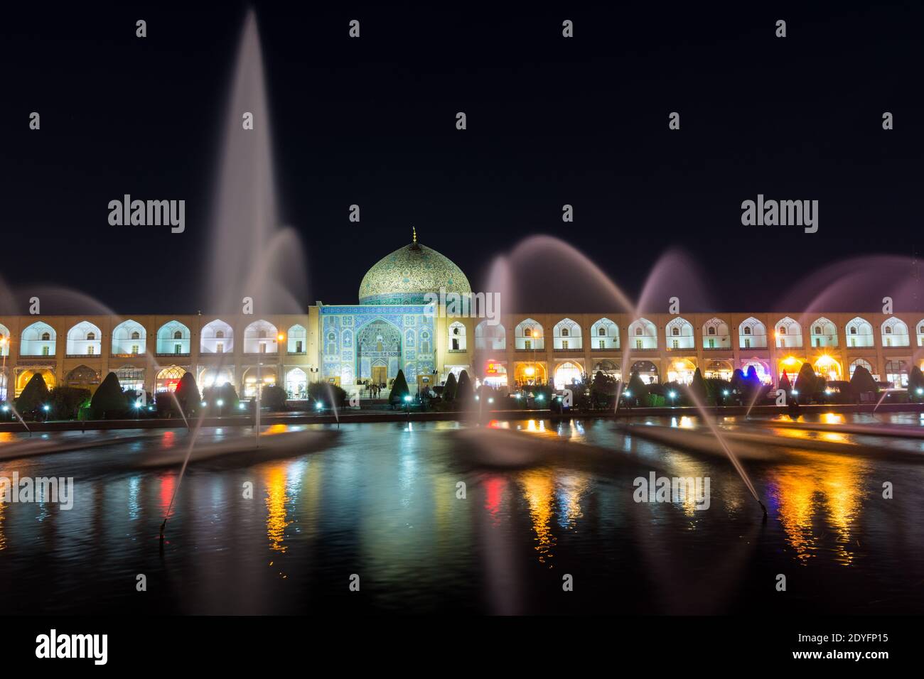 Night view of Sheikh Lotf Allah Mosque with fountain, situated on the ...