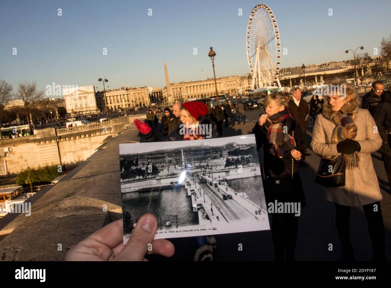 Before-After / Over the Seine. Old photos of Paris given in their ...
