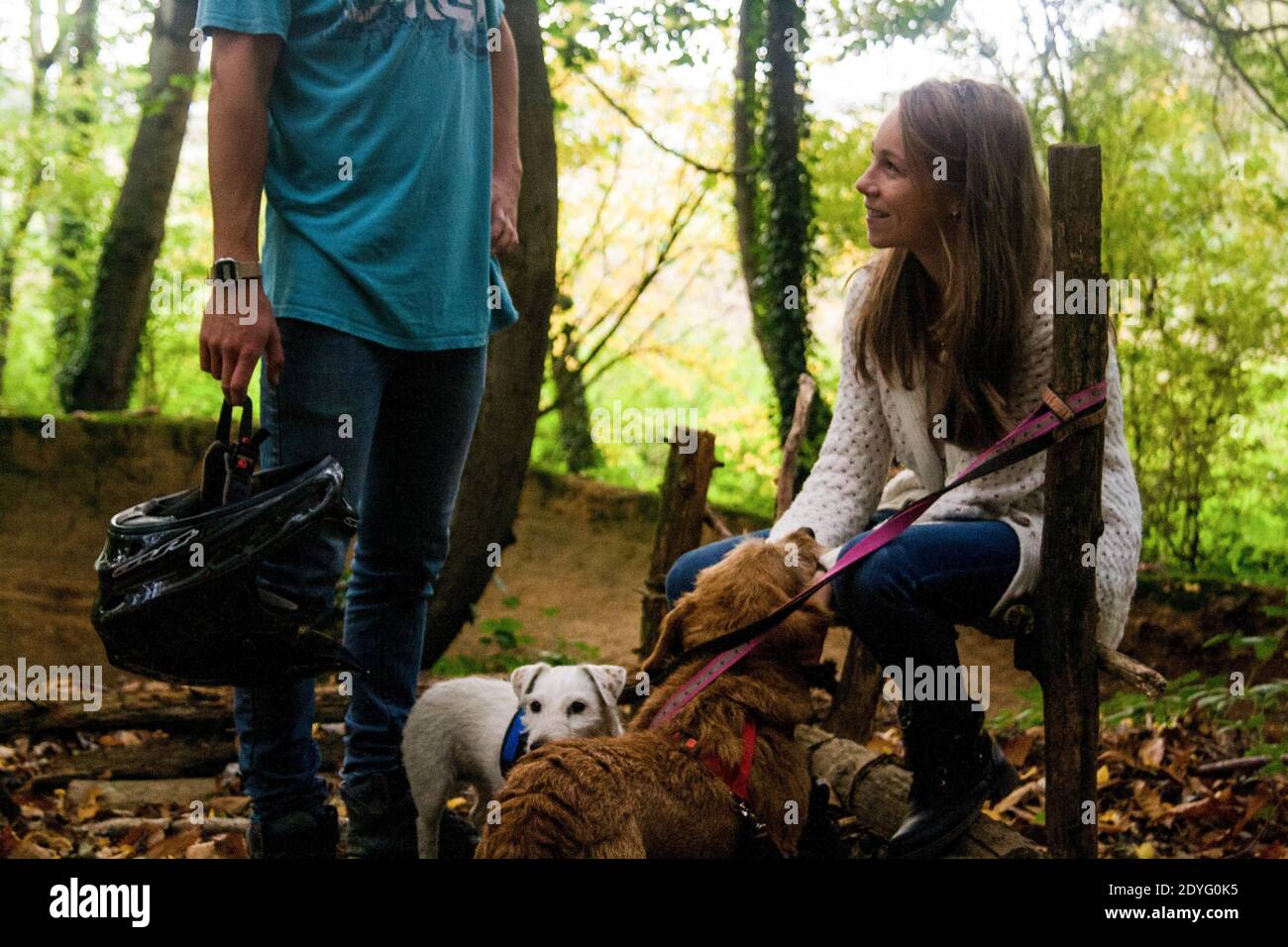 "We built our trail, our world." In Bretagne, far from the city and all ...