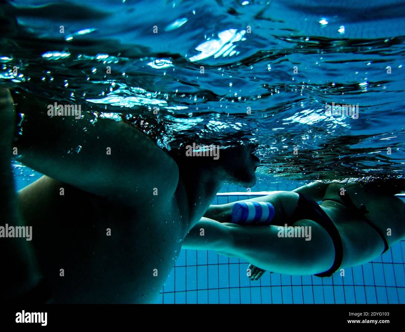 FRA - IN THE SWIMMING POOL. Scene of life at the swimming pool of Saint ...