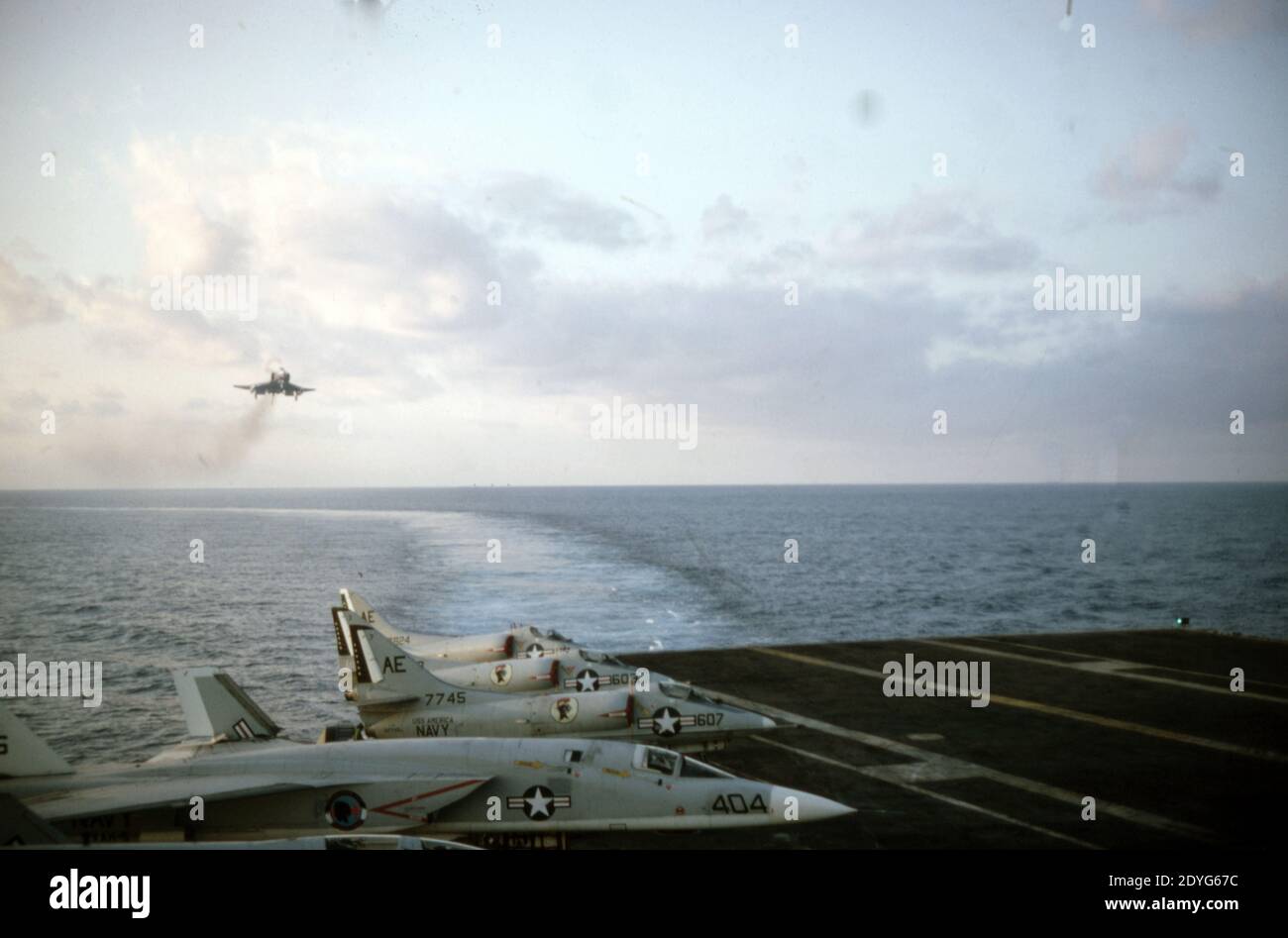 US NAVY / United States Navy Flugzeugträger Kitty-Hawk-Klasse ...