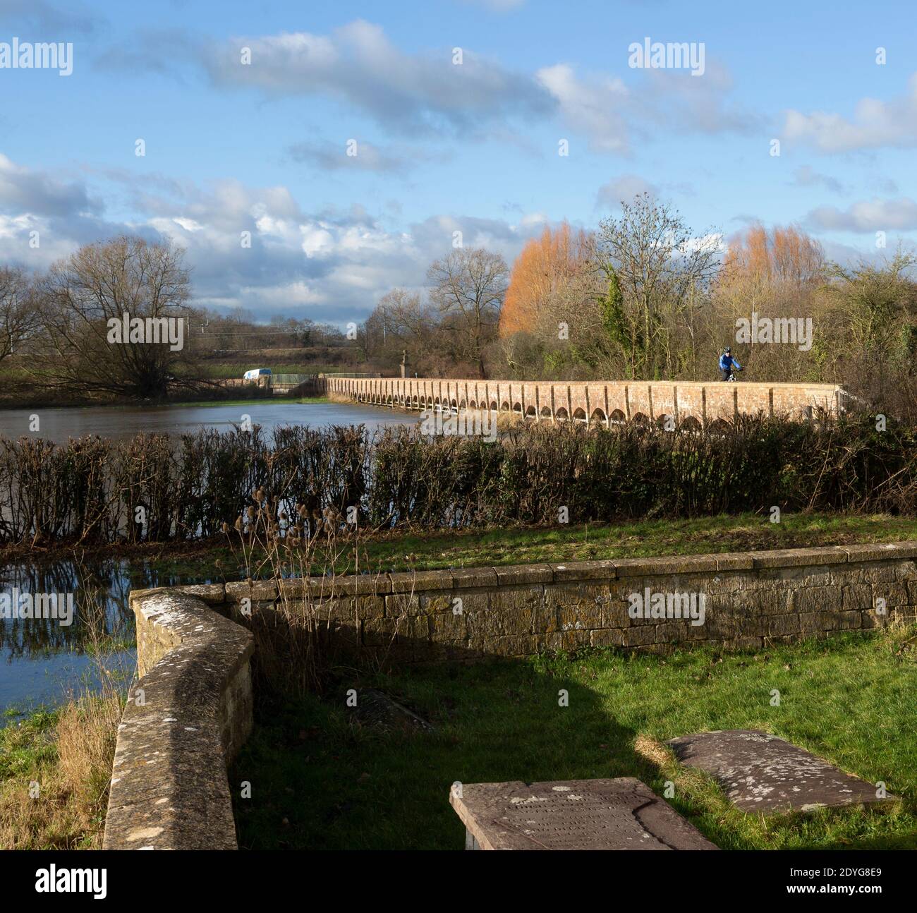 Arches of Maud Heath's causeway River Avon flood water on floodplain of ...