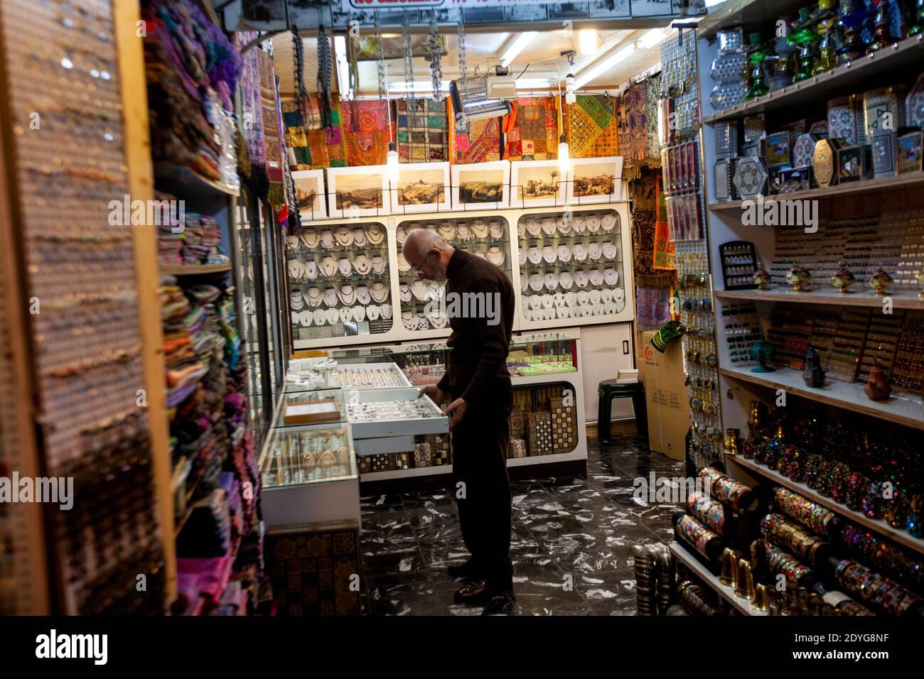 Gift shop interior assistant hi-res stock photography and images - Alamy