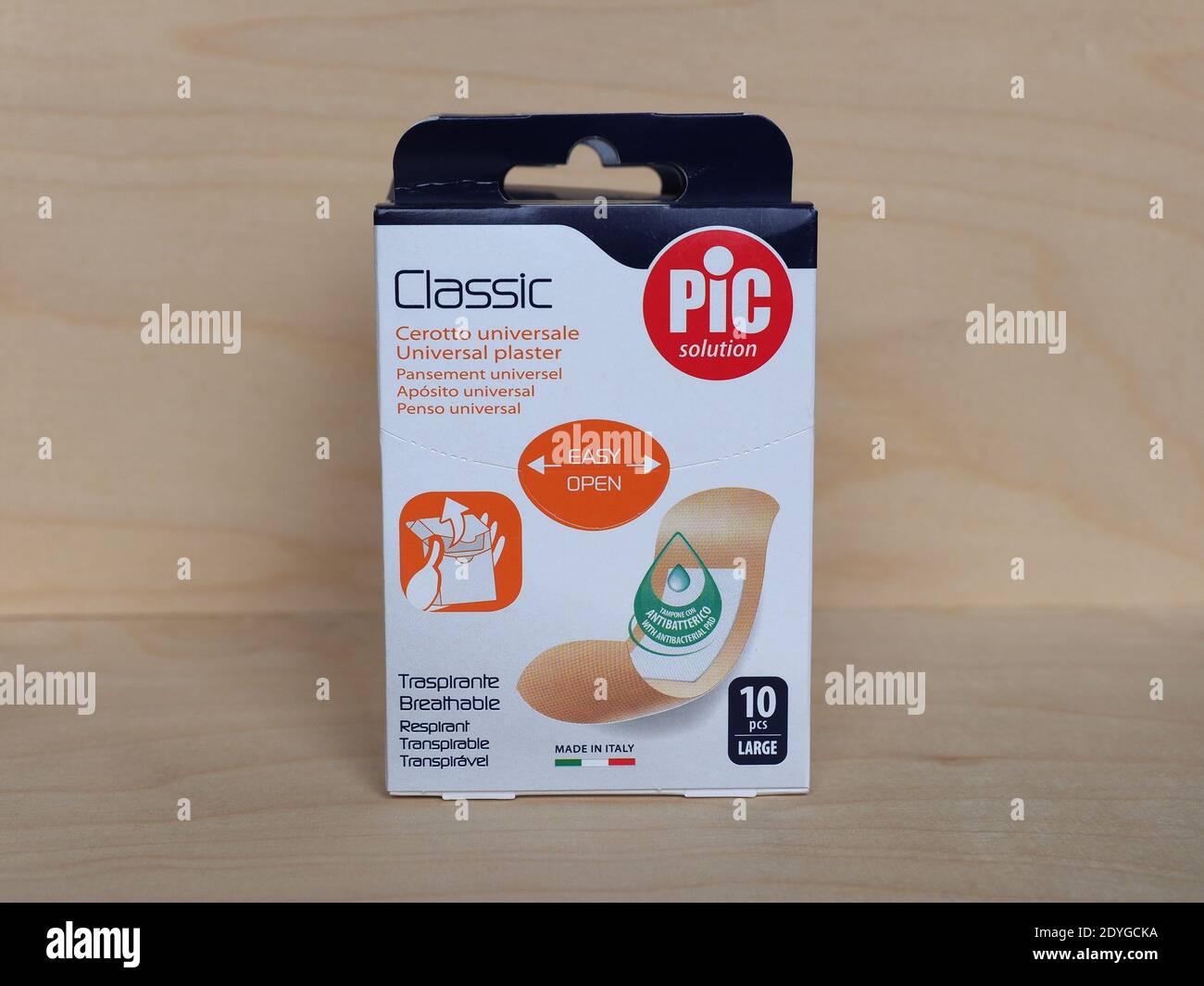 Band aids hi-res stock photography and images - Alamy