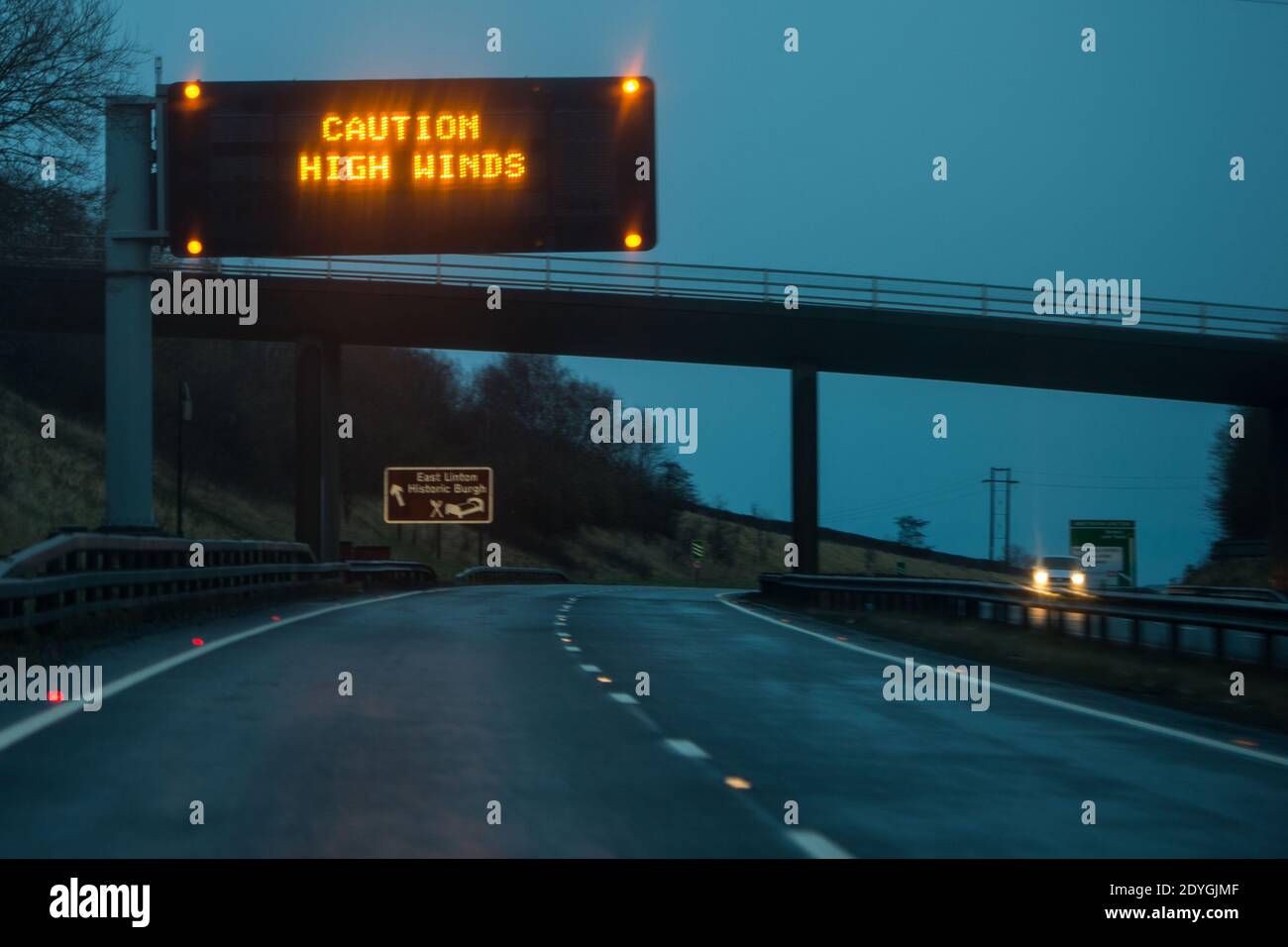 Amber warning sign hi-res stock photography and images - Alamy