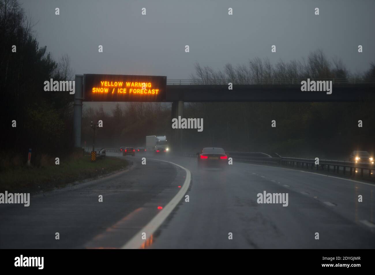 Risk signs hi-res stock photography and images - Alamy