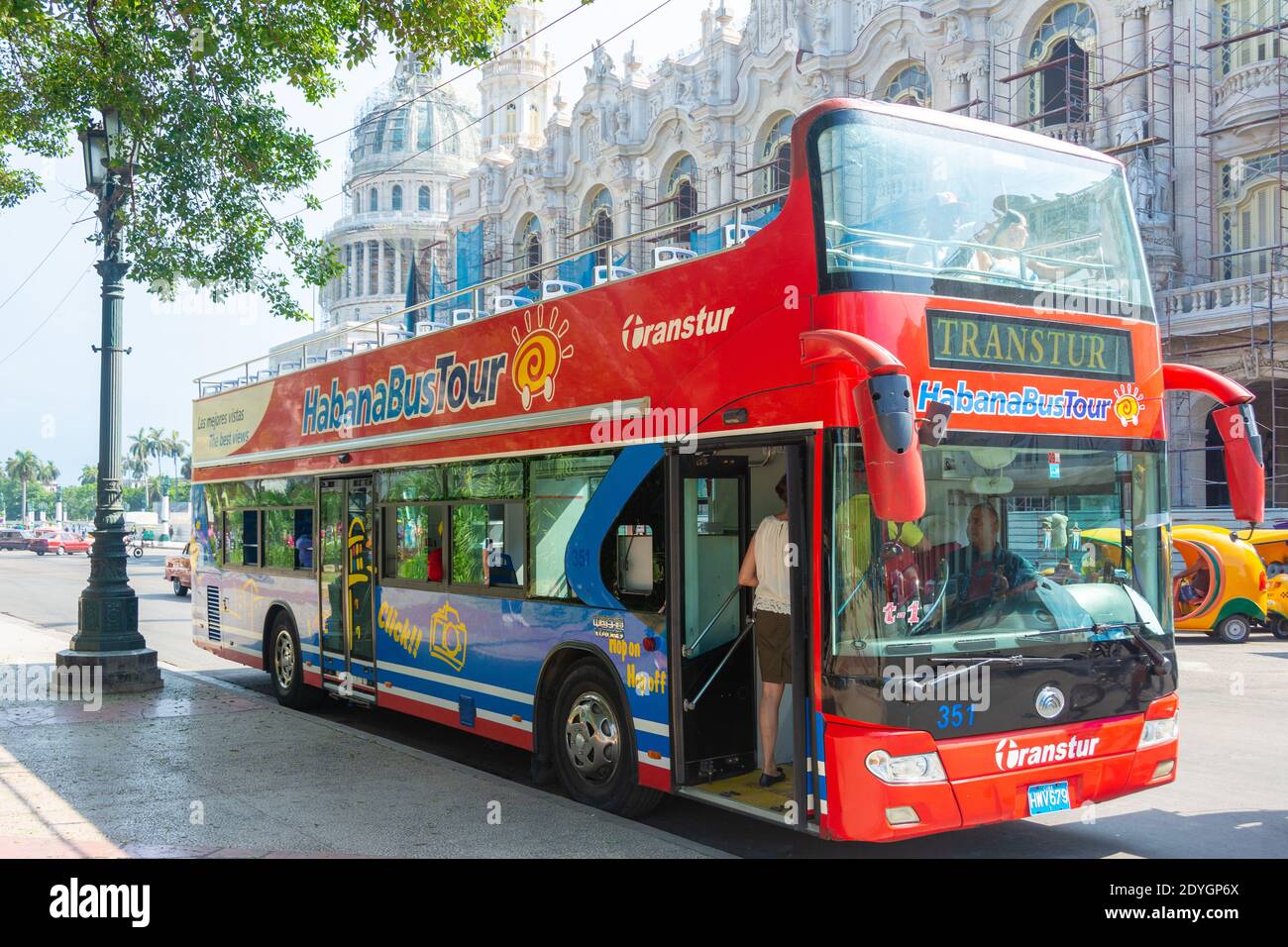 Havana bus tour cuba hi-res stock photography and images - Alamy
