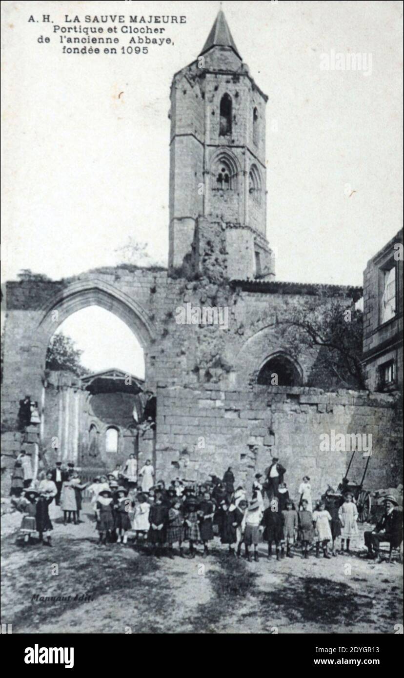 La Sauve - Abbaye clocher 1f Stock Photo - Alamy