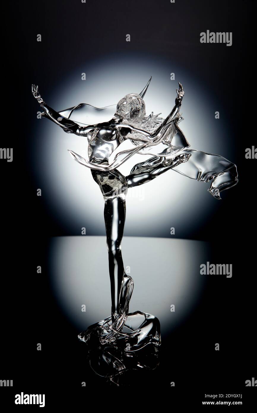 Sandra Young glass artist Stock Photo - Alamy