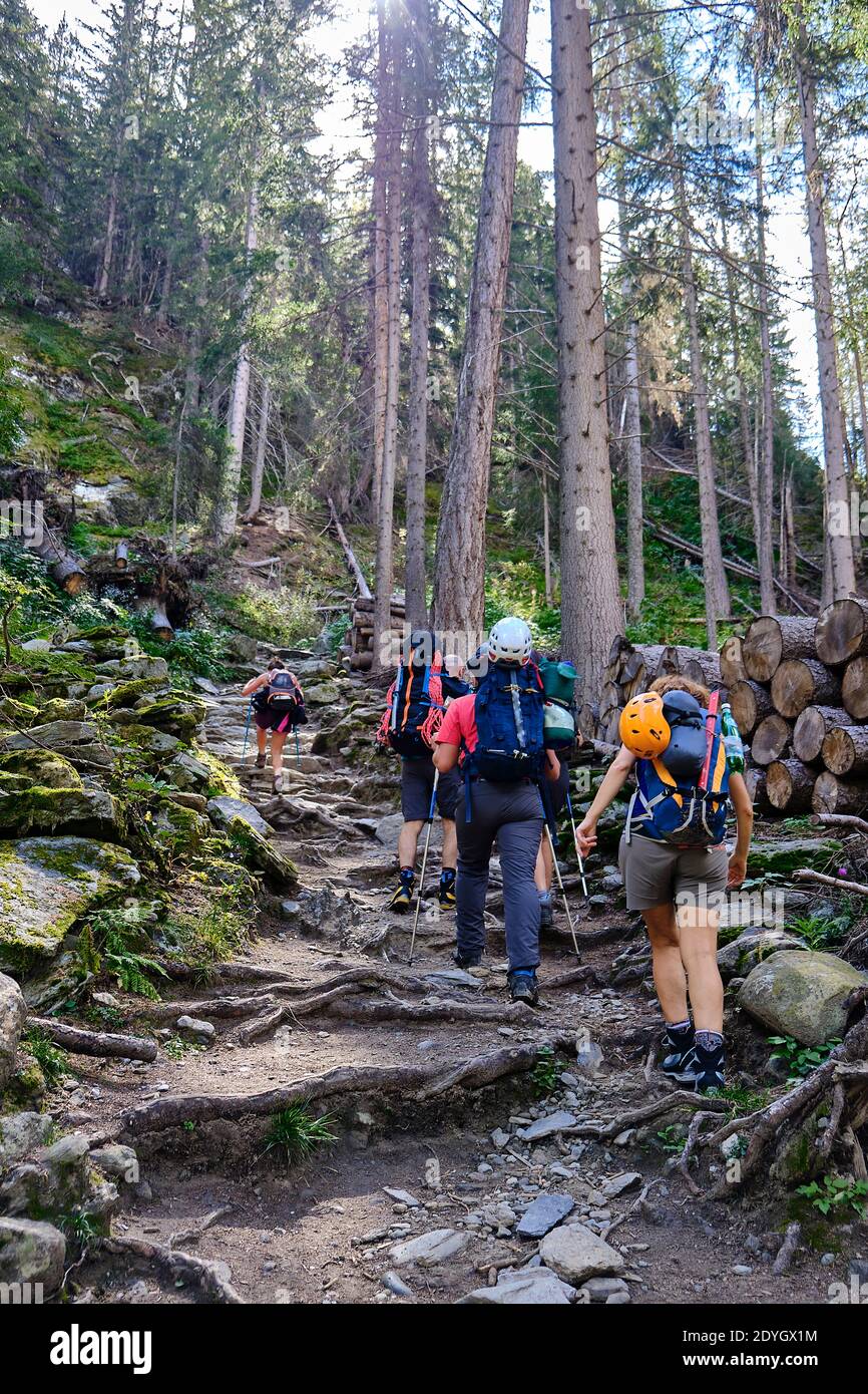 Girls on top of mountain hi-res stock photography and images - Alamy